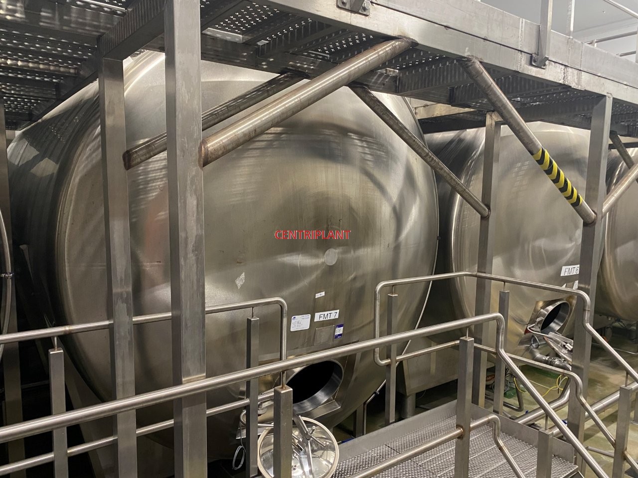 96694 - 28,000 LITRE HORIZONTAL STAINLESS STEEL TANK INSULATED AND CLAD ...